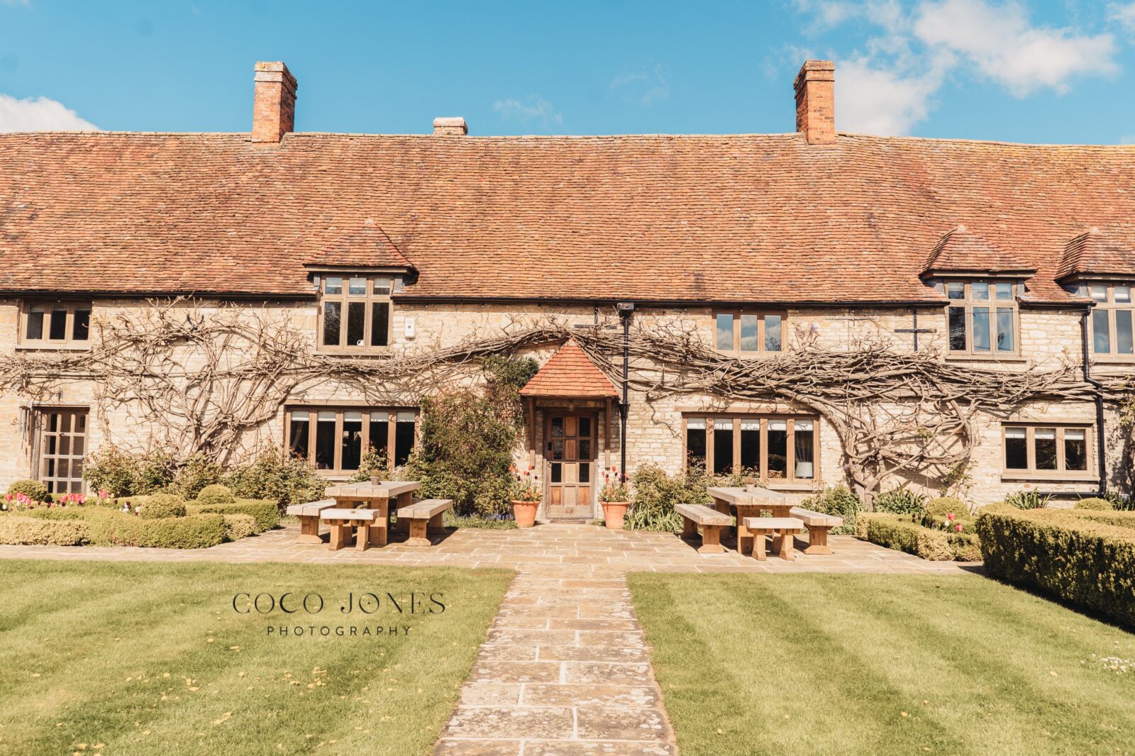 Tythe Barn, Launton | Dog Friendly Wedding Venue, Oxfordshire ...